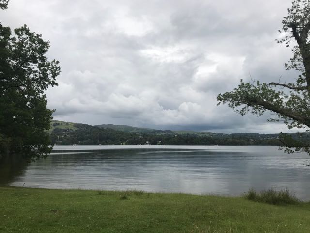 Lakes Single Mum: A walk from Wray Castle along Windermere