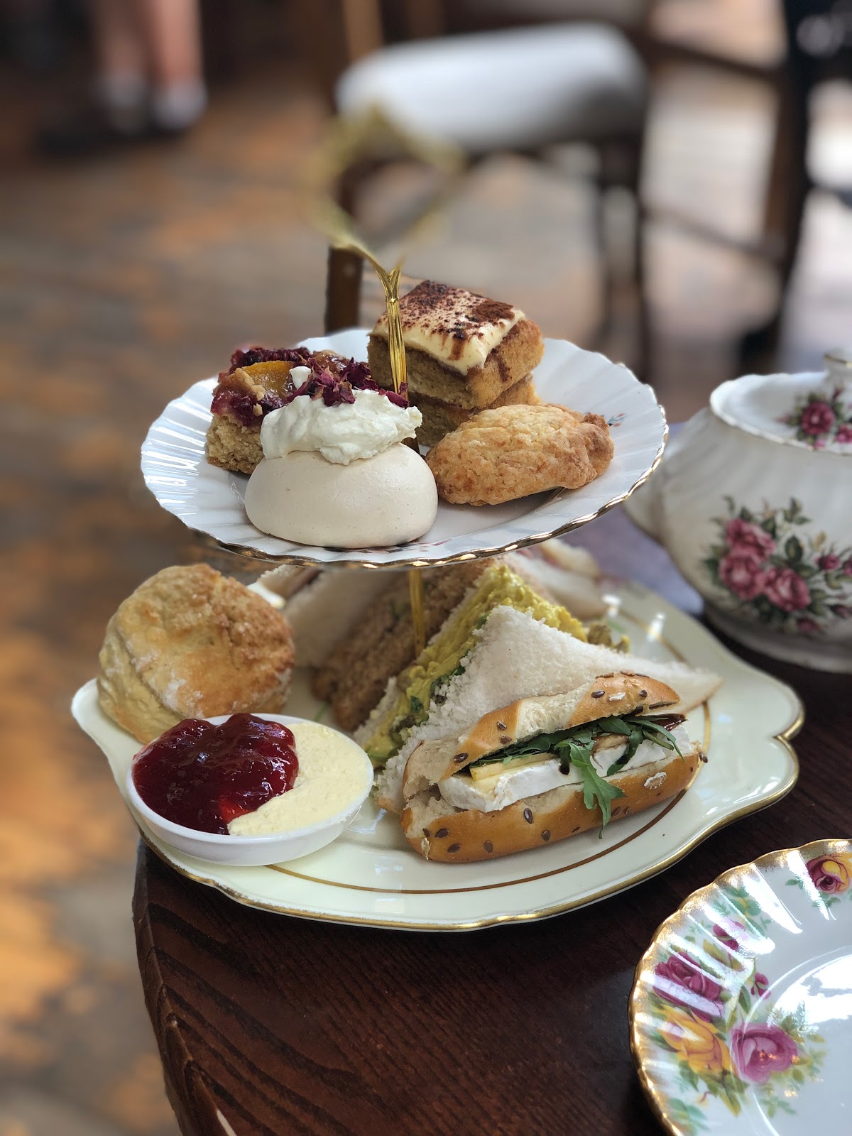 One is a wanderer: timeless tea rooms