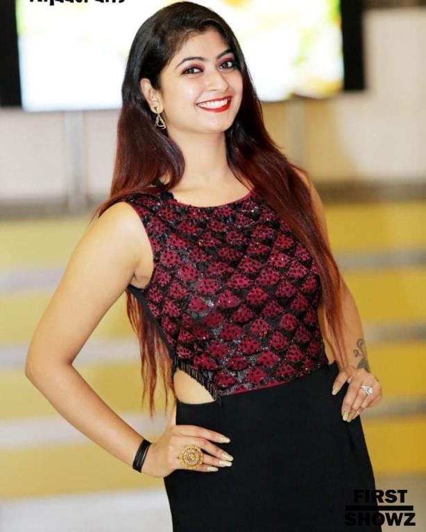 Neha Pandey New Photoshoot - Latest Movie Updates, Movie Promotions ...