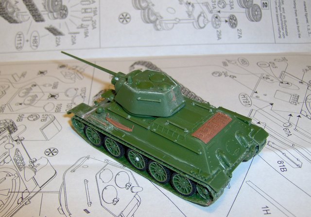 Gulumik Military Models: T-34/57 with ZiS-4M gun 1/72 UM No.369