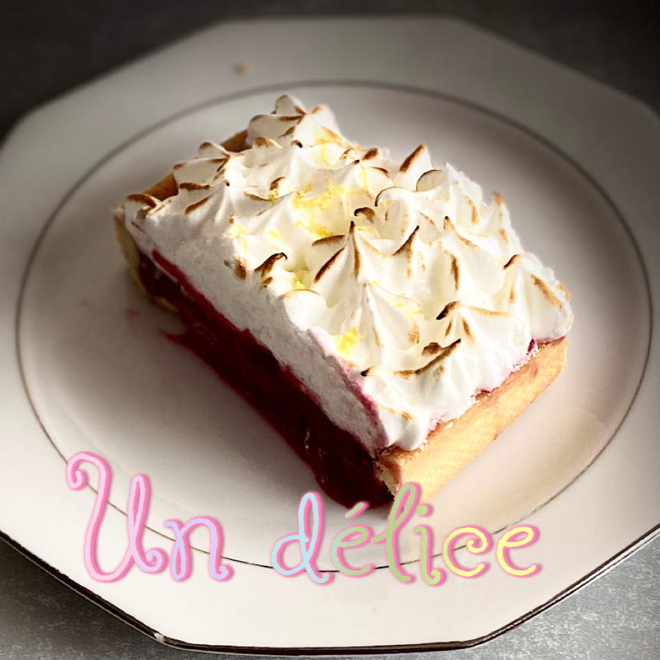 Tarte aux framboises meringuée