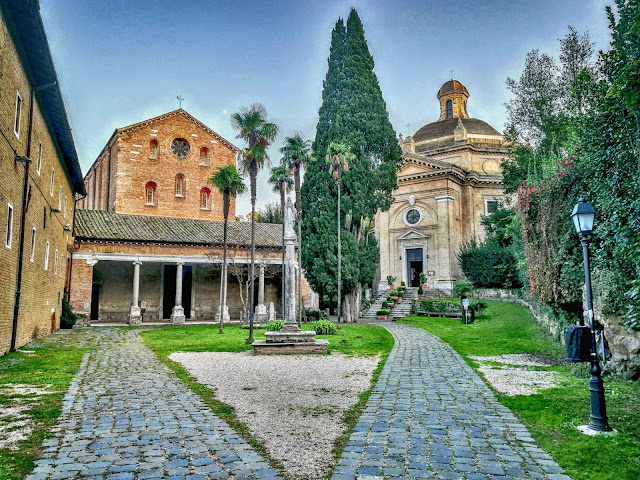 Hotel Montecarlo Roma: Abbazia delle Tre Fontane