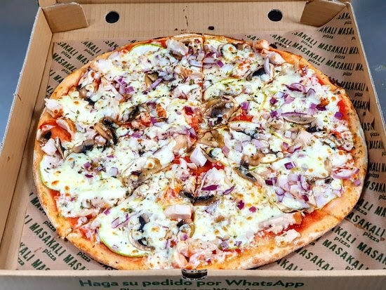 Editorial C&M: Pizza y pizzería (cursiva y redonda)