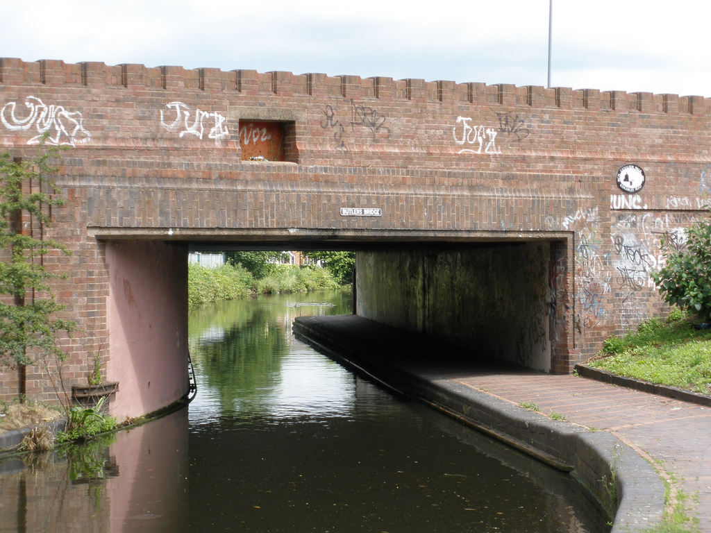 British Waterway Photos: Butlers Bridge
