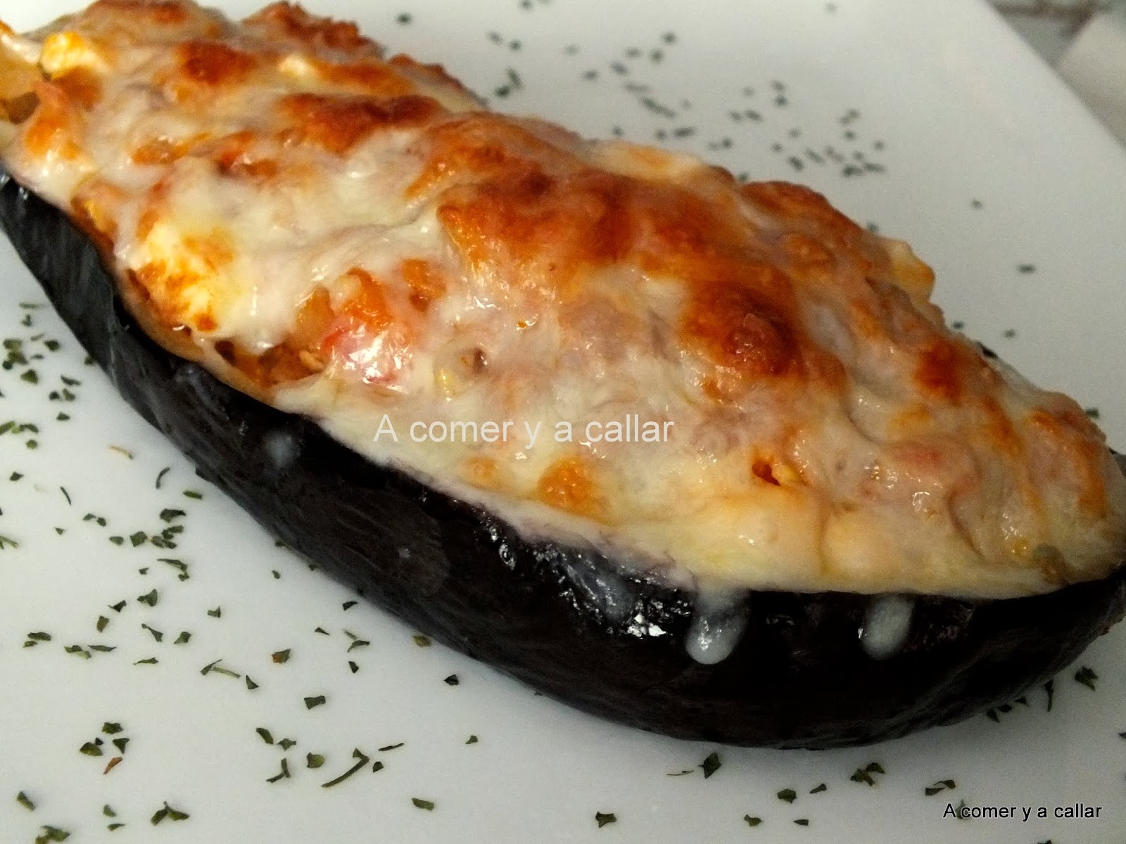 A comer y a callar: BERENJENAS RELLENAS DE ATUN