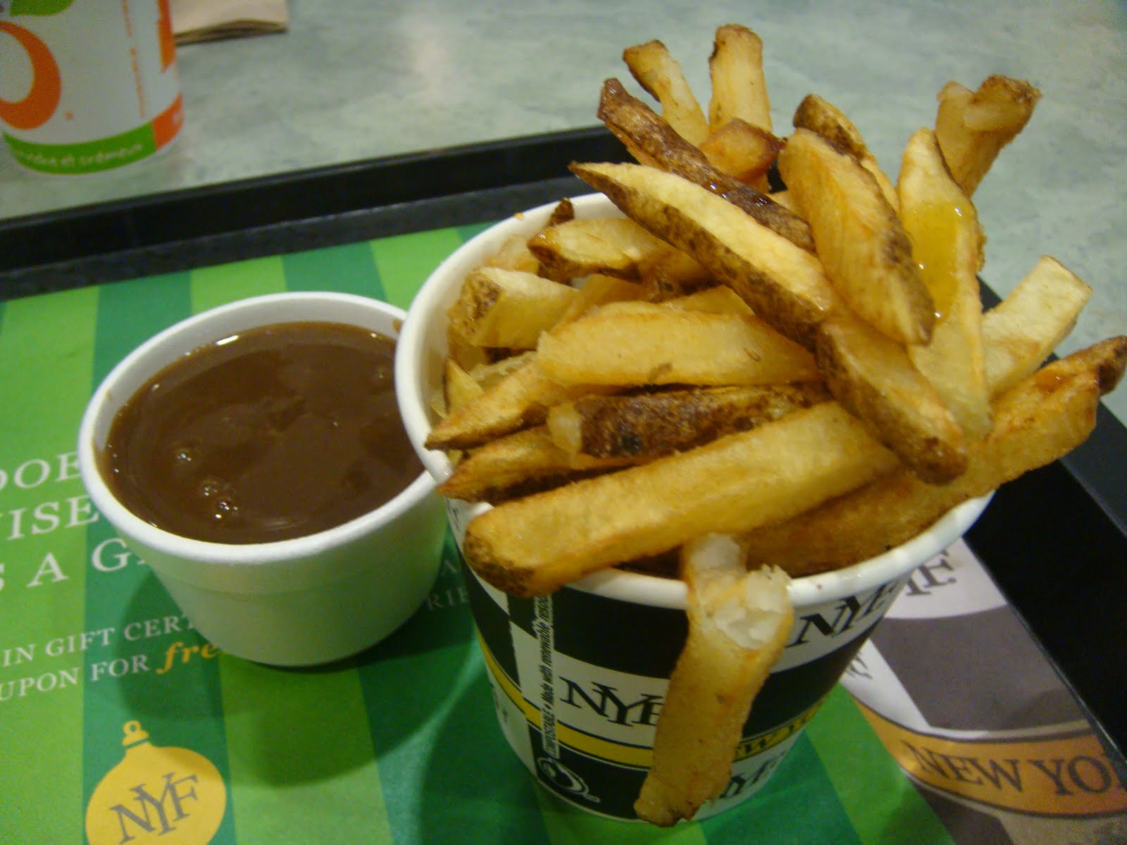 溫哥華美食精選 (二) : 華榮酒家, 越南牛河, New York Fries , Tim Hortons