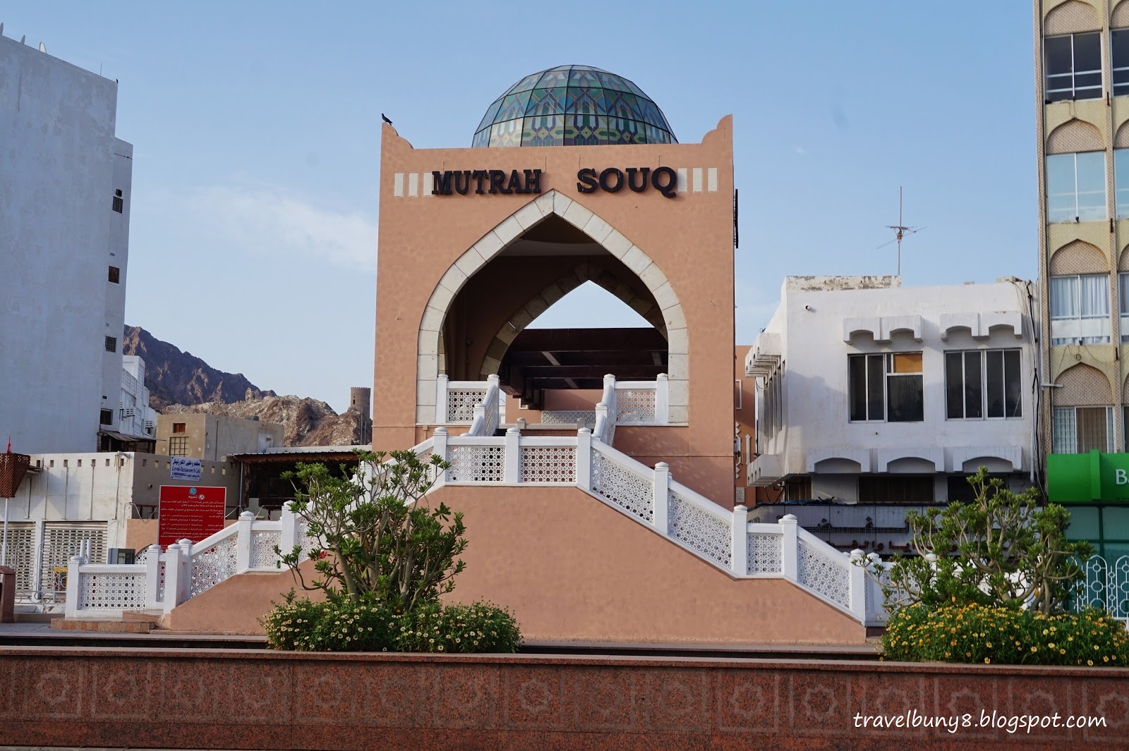 [OMAN] Muscat - Muttrah Souq, Fort and Corniche | Travel Bunny