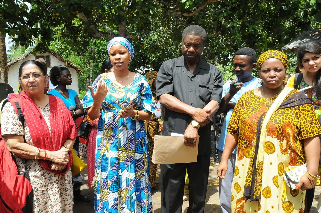 MATUKIO @ MICHUZI BLOG: WANAWAKE WA INDIA WATEMBELEA VIKUNDI VYA ...