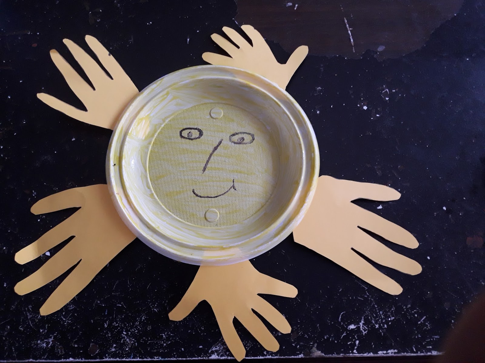 Marina Manitas : MANUALIDAD DE UN SOL PARA NIÑOS 3 AÑOS