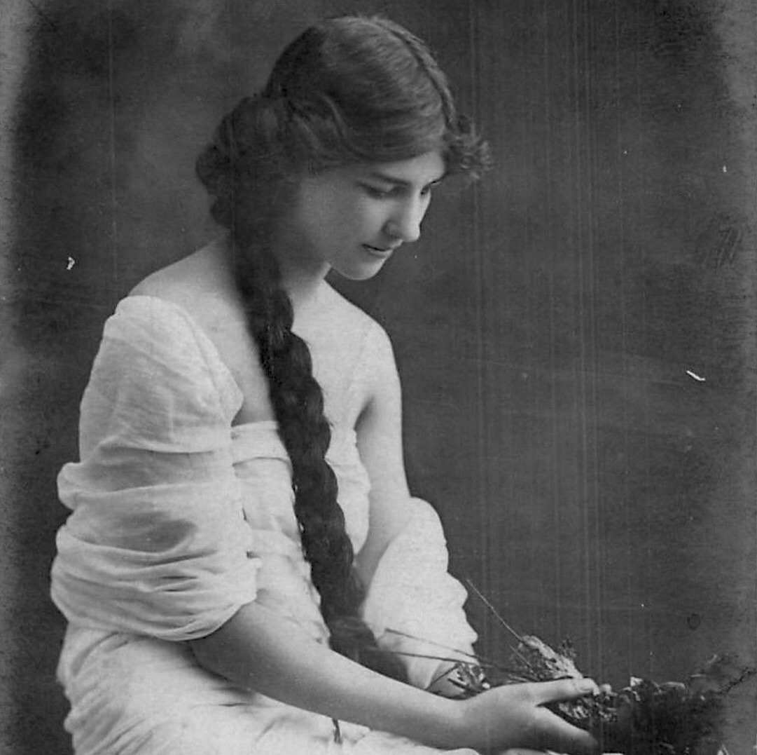 The Kissed Mouth: Straight Outta Hendon...