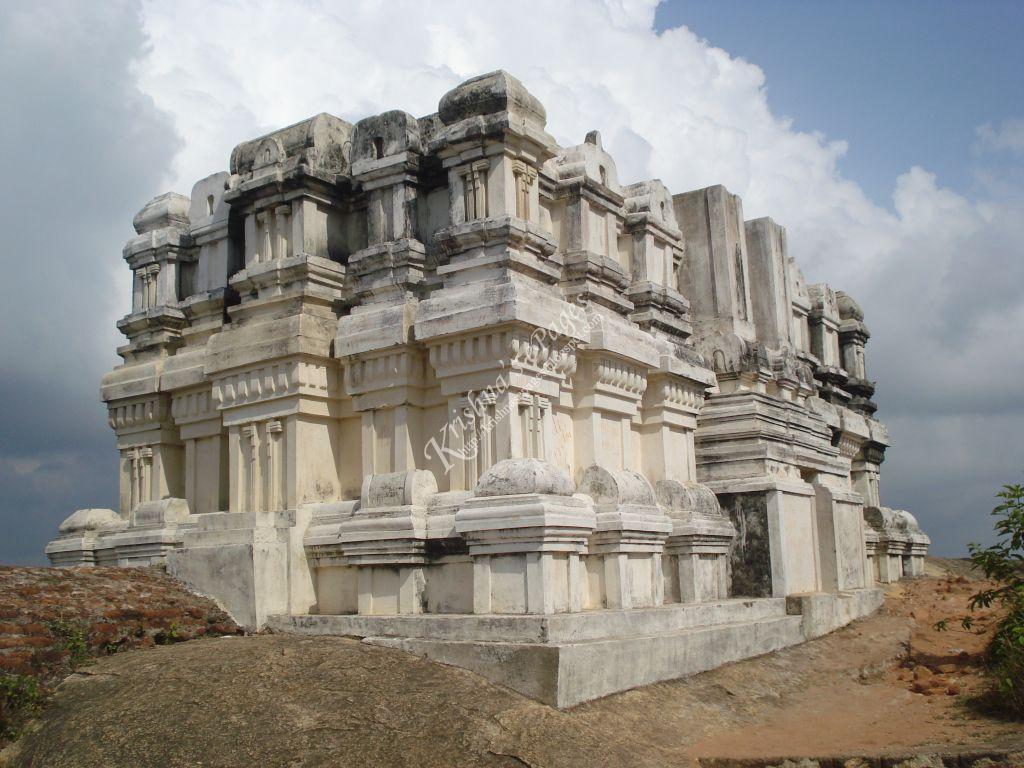 Krishna's ePages: Chitharal Rock Cut Temple & Jain Monument