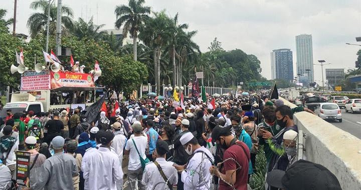 Hindari Demo FPI Tolak RUU HIP, Transjakarta Ubah Rute - News ...