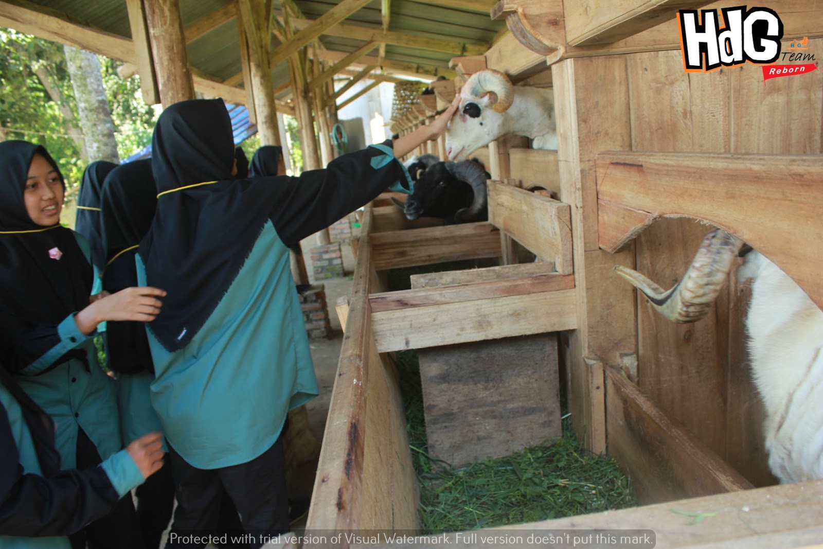 Saung Desa Wisata Ciburial Garut ~ WisataTraveling & Masakan Nusantara