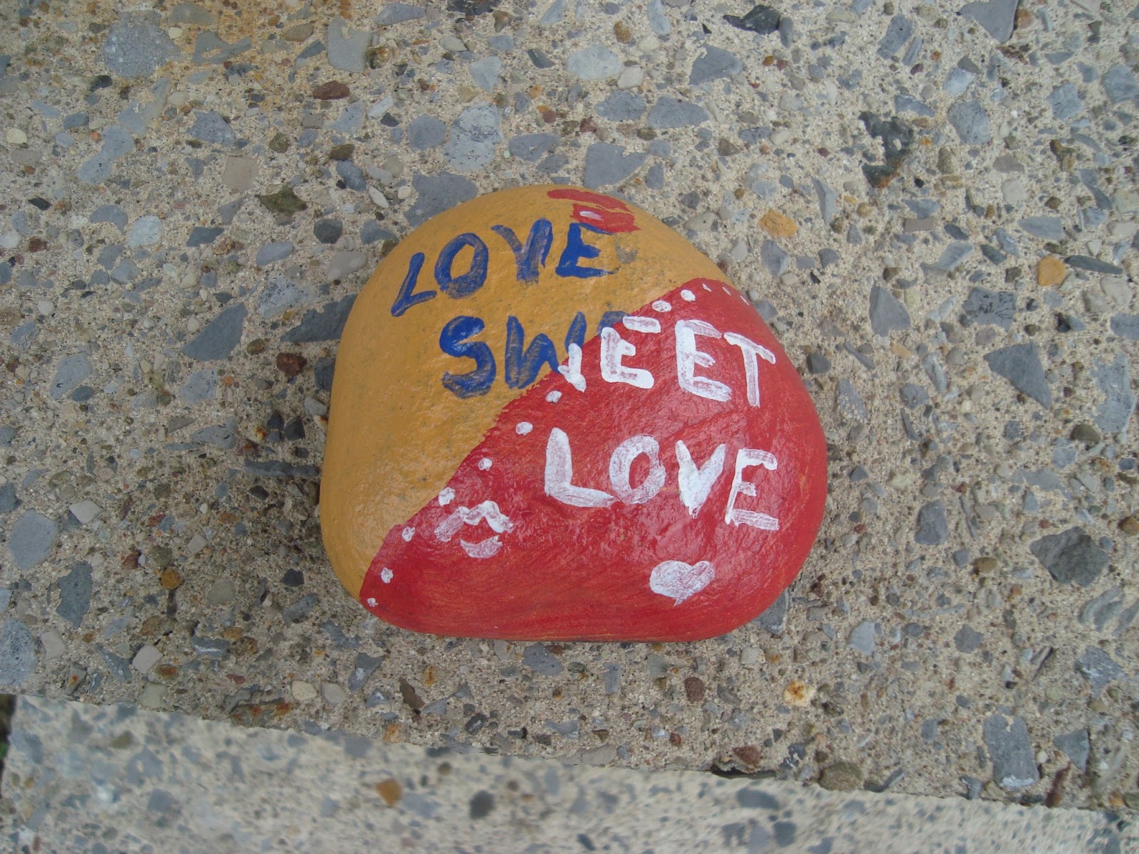 Lady of Whimsy: Love ROCKS!!