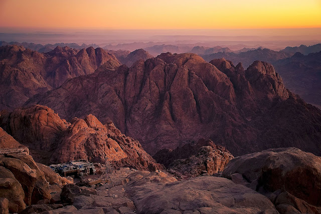 Verses 9 - 16 Prophet Musa went to the sacred valley of 'Tuwa' at mount Tur