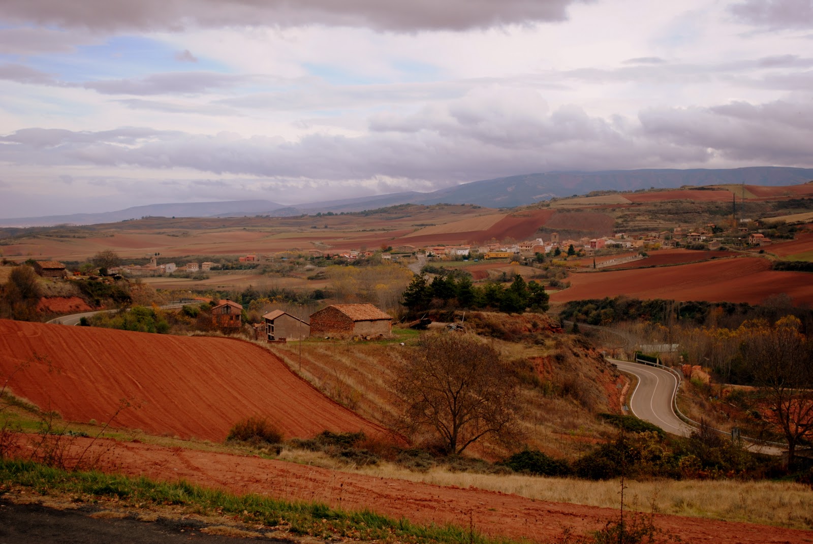 Un camino a ninguna parte: Tierra roja
