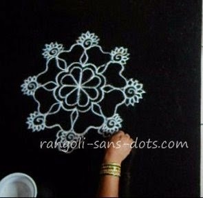 Make simple rangoli in 2, 3 or 4 steps | Kolam by Sudha Balaji