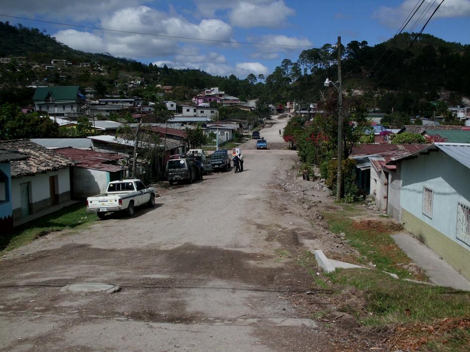El Marcalino: Recuperan vía pública en la Colonia Melgar Castro de Marcala