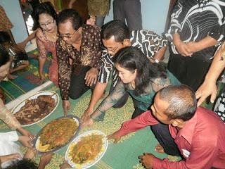 9. Malua sian panghangkungion / Lepas Sidi - PARRAMBUAN ADAT BATAK ...