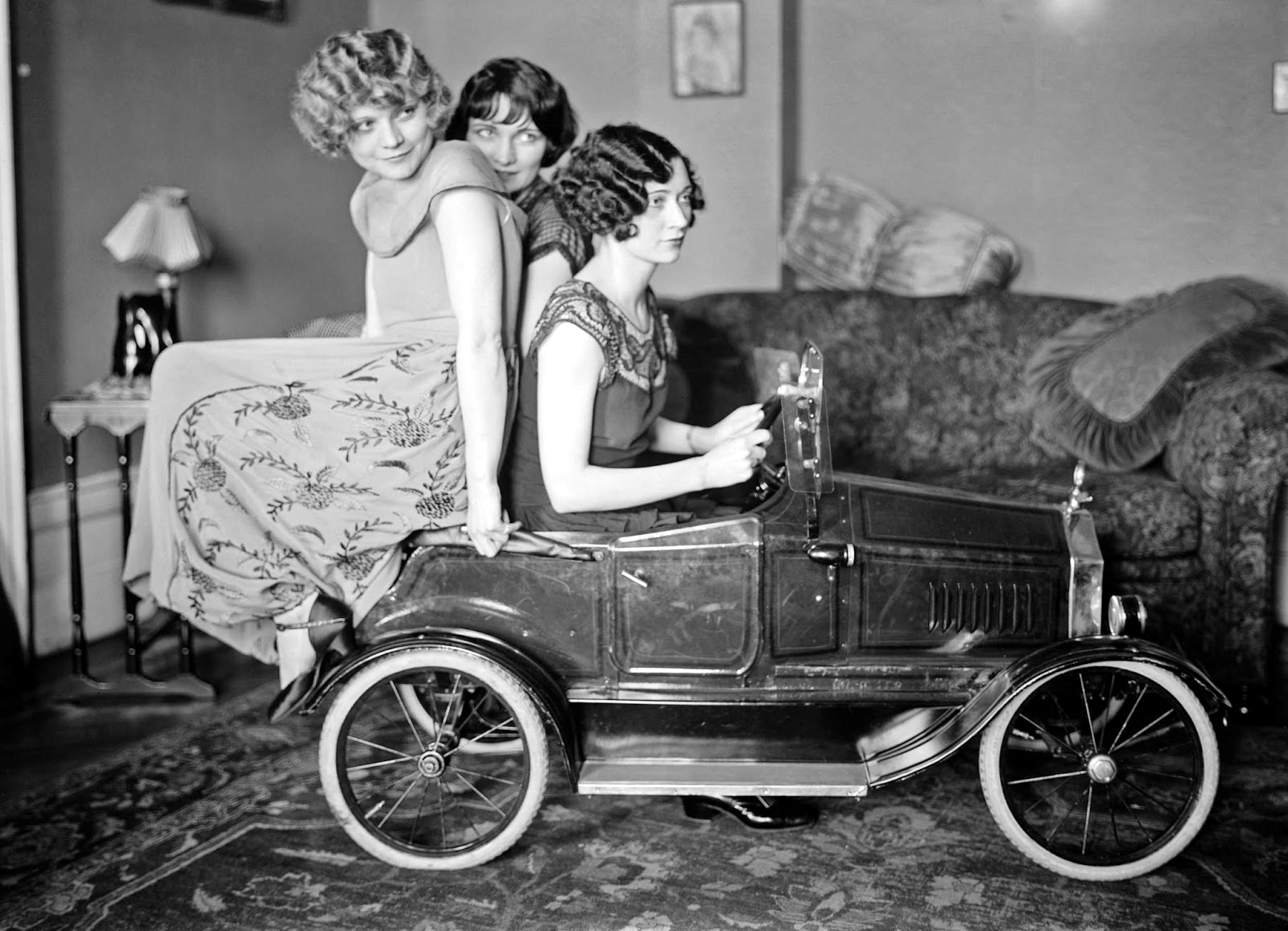 Los Angeles Morgue Files: "The Brox Sisters" Singer Bobbe Van Heusen ...