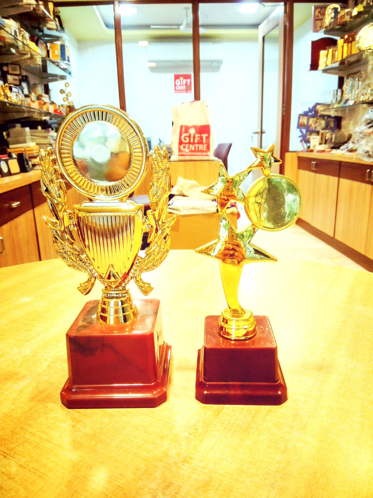 Corporate gifts - Branding solution in remarkable products. : Trophy ...