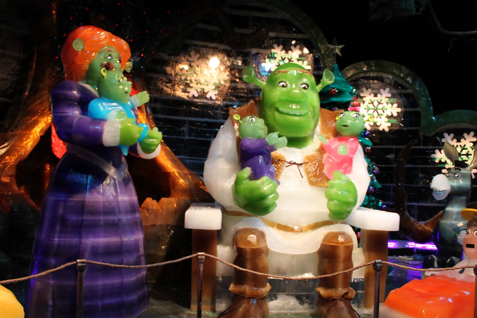The Littlest Hunter: Shrek The Halls