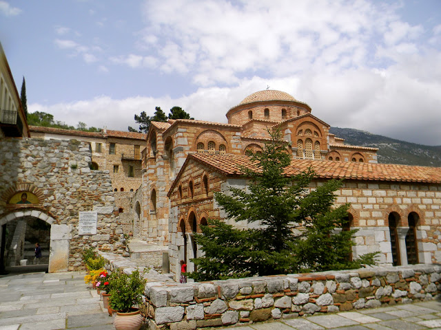 Gone Munching: Greece -- Land of Monasteries and Mountainside Towns