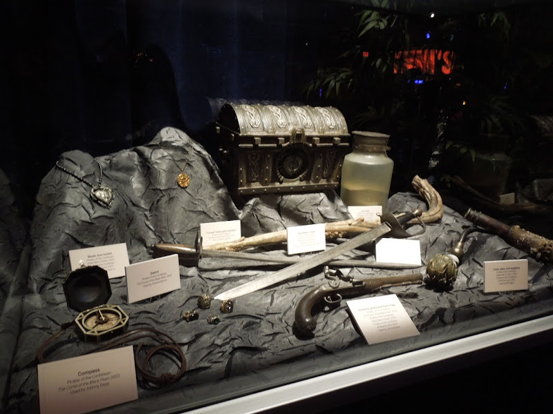 Hollywood Movie Costumes and Props: Bone Throne and other cool props ...