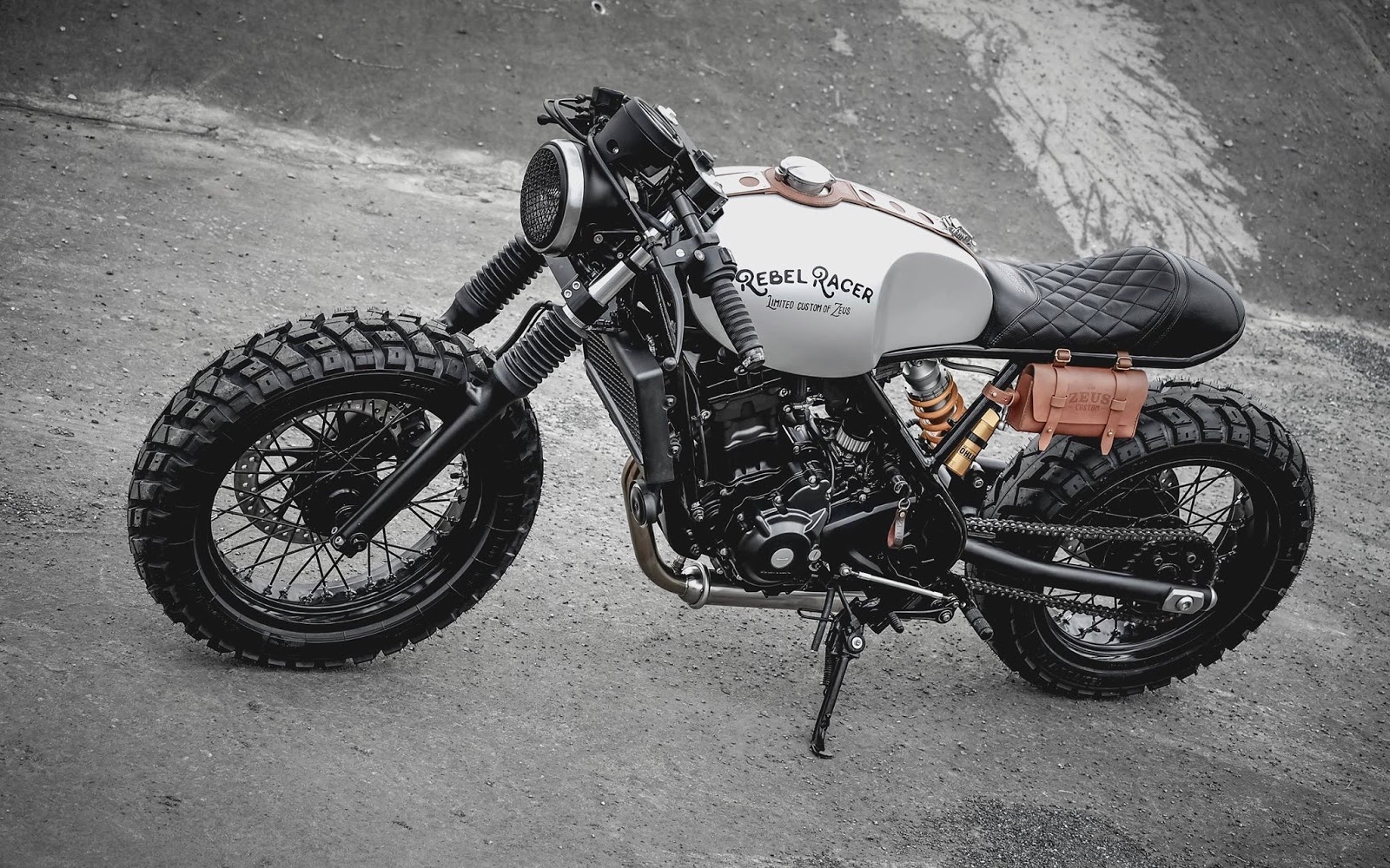 Zeus Rebel Racer - Inazuma café racer