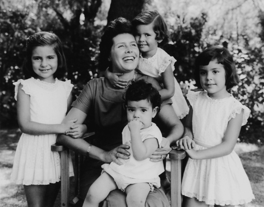 Archivo Histórico Héctor Germán Oesterheld: Elsa Sanchez de Oesterheld ...