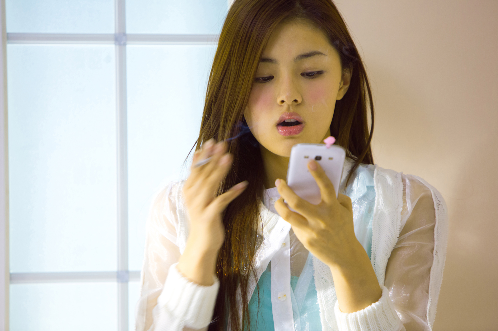 我與美食有緣--生活版: 多年不變?《微交少女》May We Chat 原來《靚妹仔》到而家都係無分別!