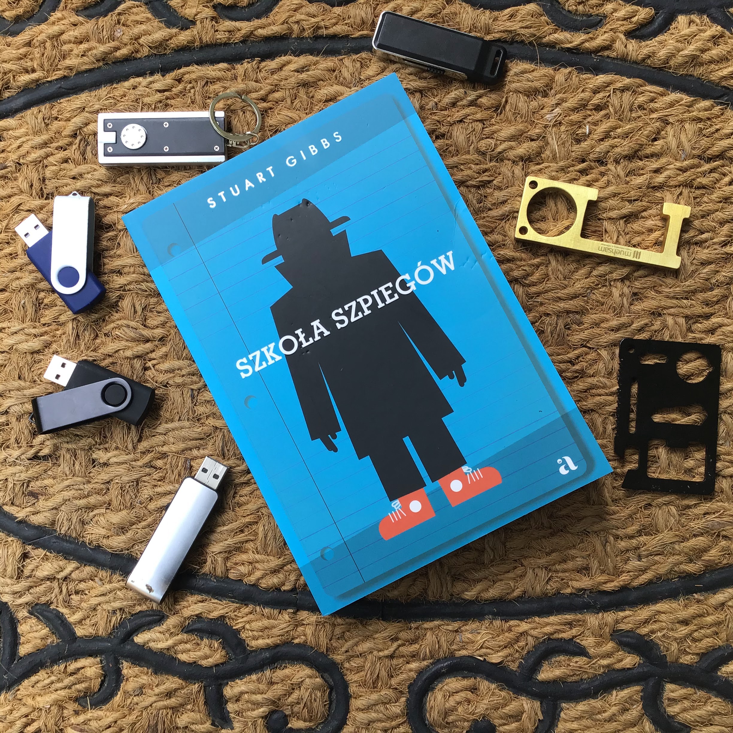 „Szkoła szpiegów” Stuarta Gibbsa, czyli nazywam się Ripley. Benjamin ...