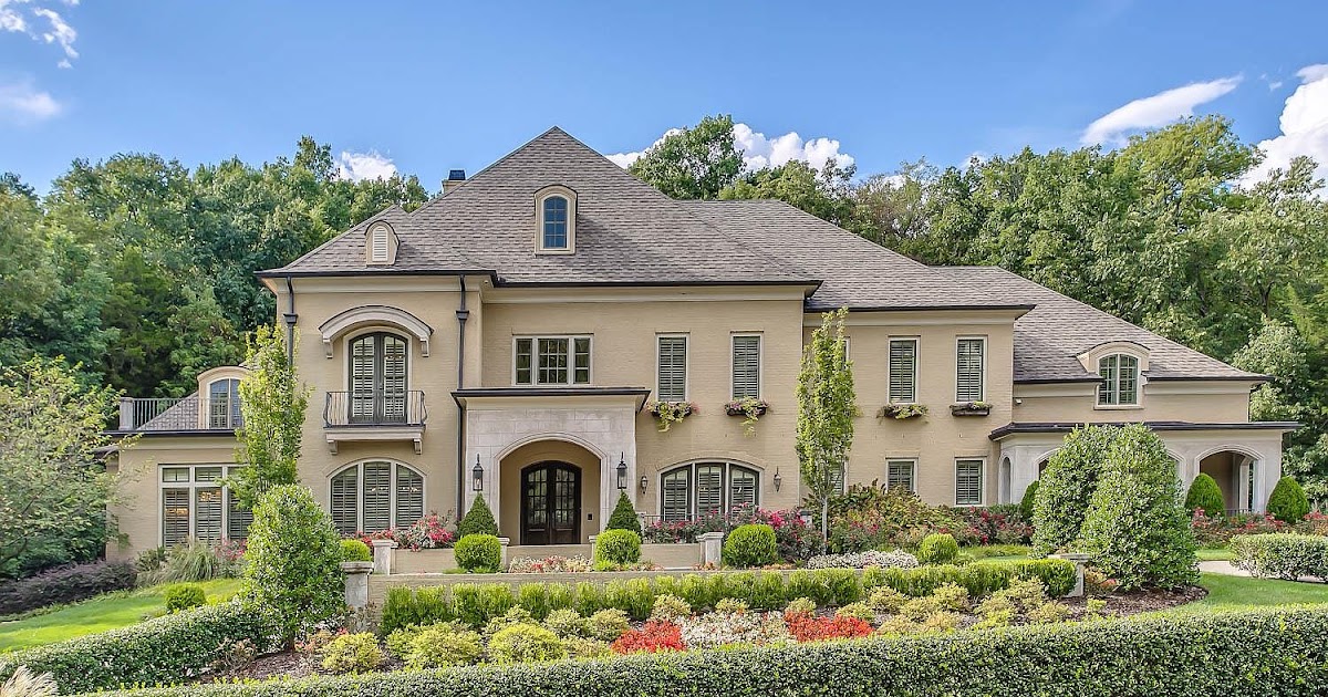 9,000 Square Foot Traditional-Style Brick Mansion In Franklin, TN | THE ...