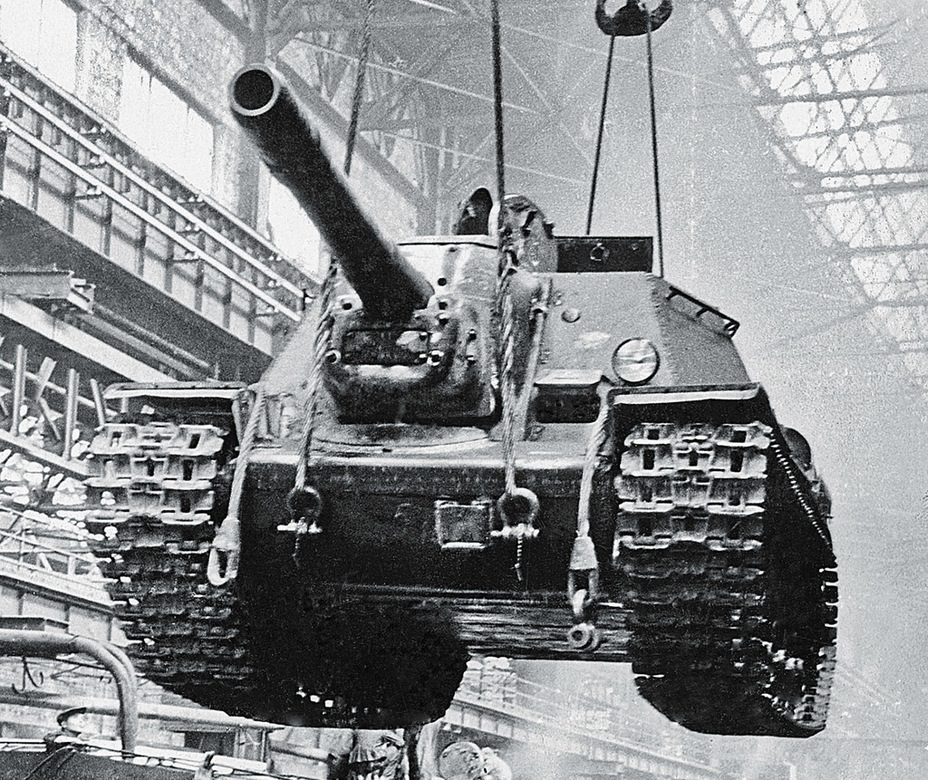 Tank Archives: SU-152: From Assault Gun to Tank Destroyer