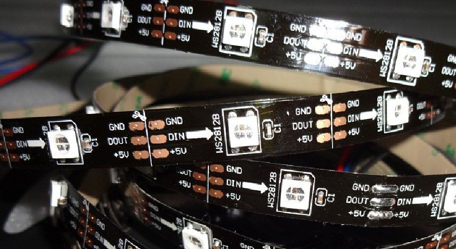 Experimentos artísticos con ARDUINO, PD, PROCESSING, VPT...: FastLed