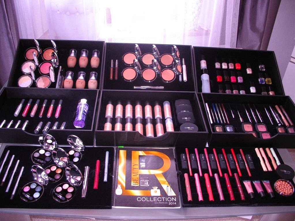 LR health and beauty system: LR HEALTH AND BEAUTY SYSTEMS /SAMPLE BOX