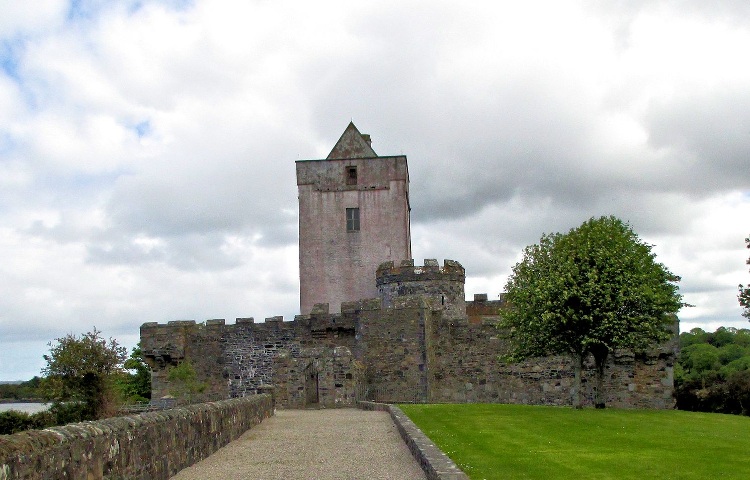Somewhere in Ireland: Doe Castle