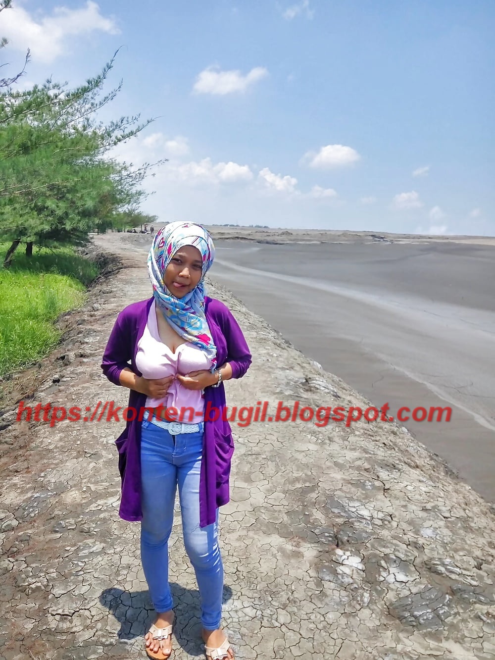 Cewek Jilbab Bugil Outdoor Konten Bugil