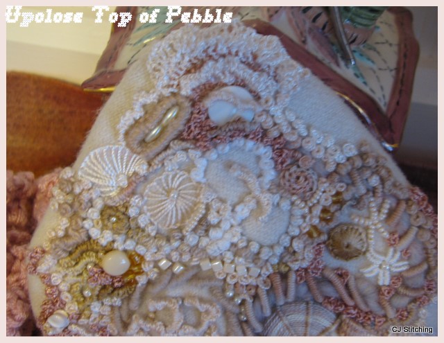 CJ STITCHING AND BLOOMS: MY VERY FIRST ENCRUSTED EMBROIDERY PEBBLE