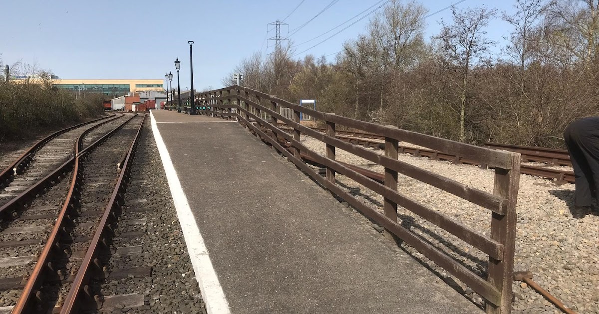 North Tyneside Steam Railway: Middle Engine Lane platform fence removal