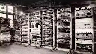 Sejarah Komputer dari Generasi Pertama hingga Artificial Intelligence ...