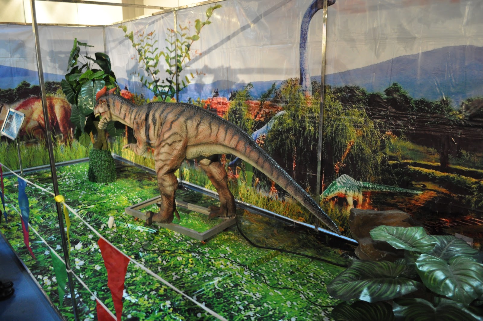 That time we went to a broken down dinosaur exhibit | The Mosbys in China