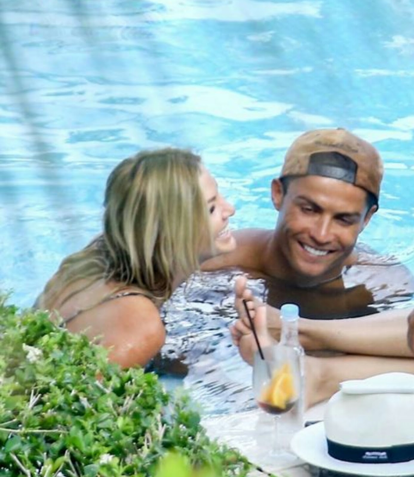 Cristiano Ronaldo Spotted Kissing Stunning Fitness Model