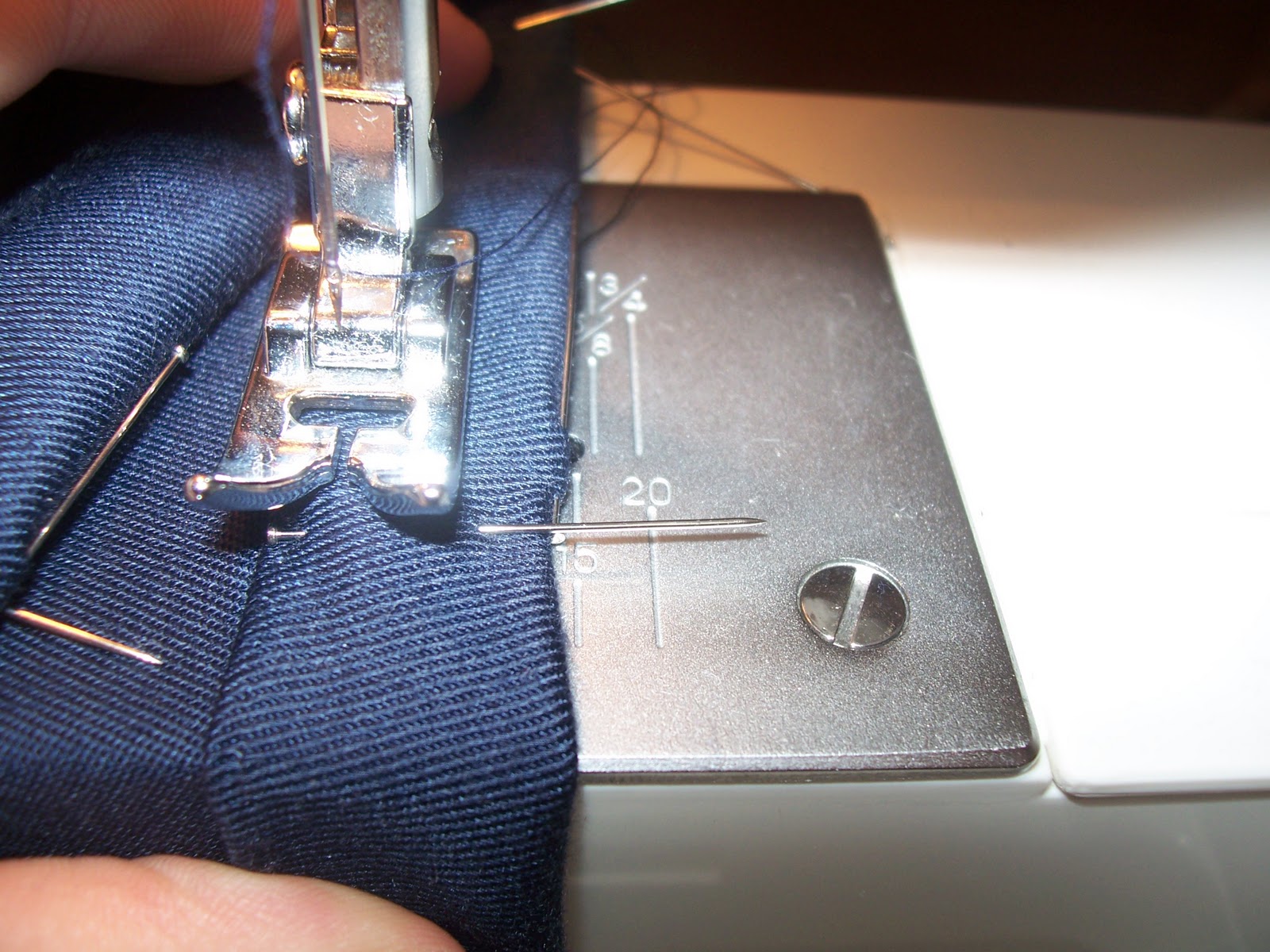 L'Angolo Creativo di Lucy: L'orlo dei Jeans in 5 minuti