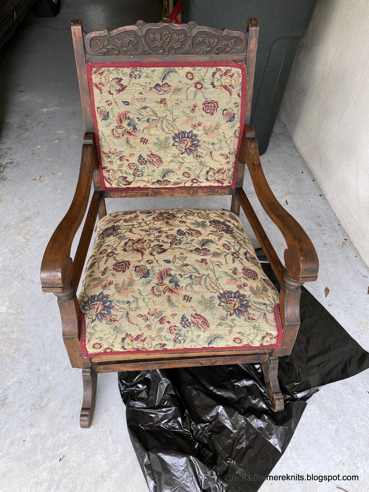 Mereknits: The long tale or tail of rat's nest chair...............