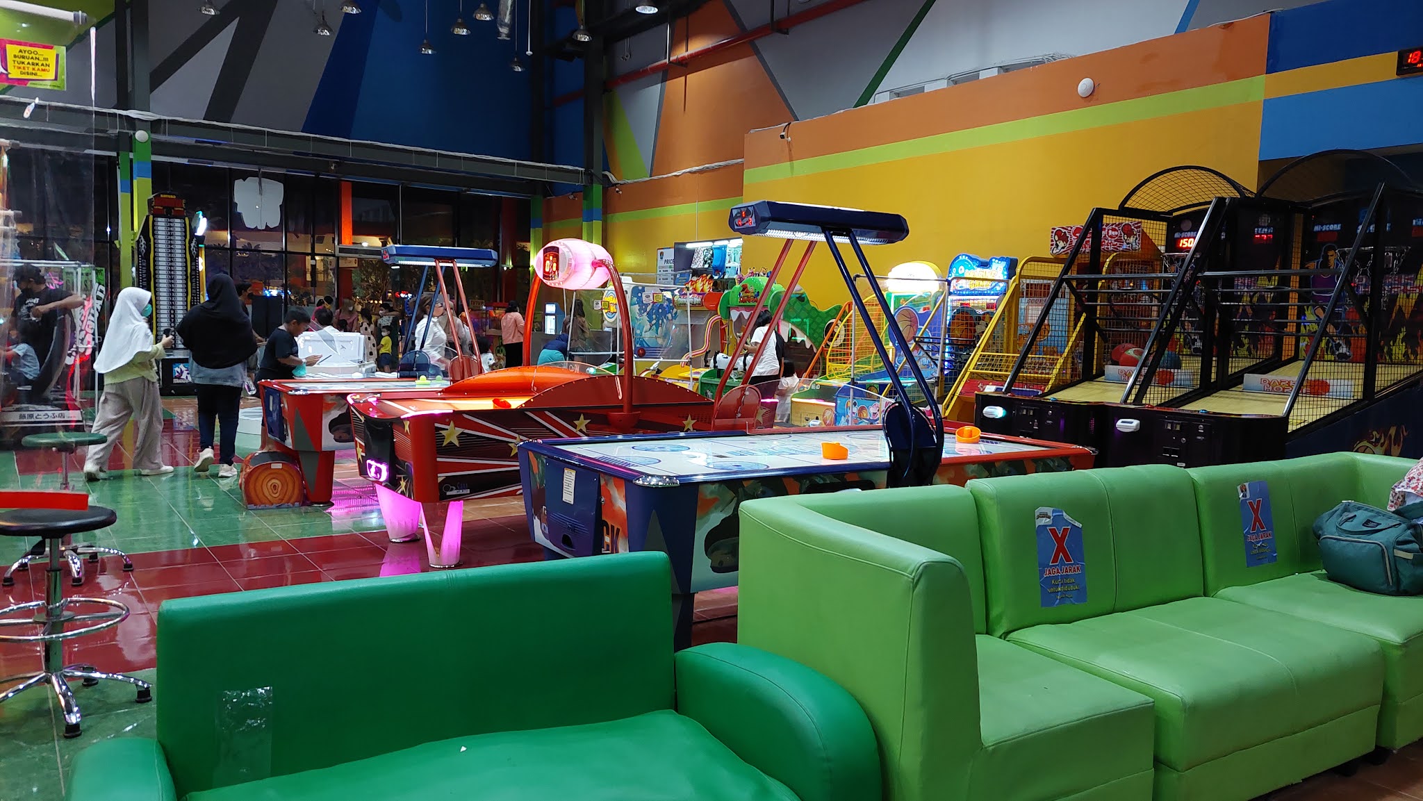 Bermain di Fun and Fit Trampolin Park QBIG BSD City