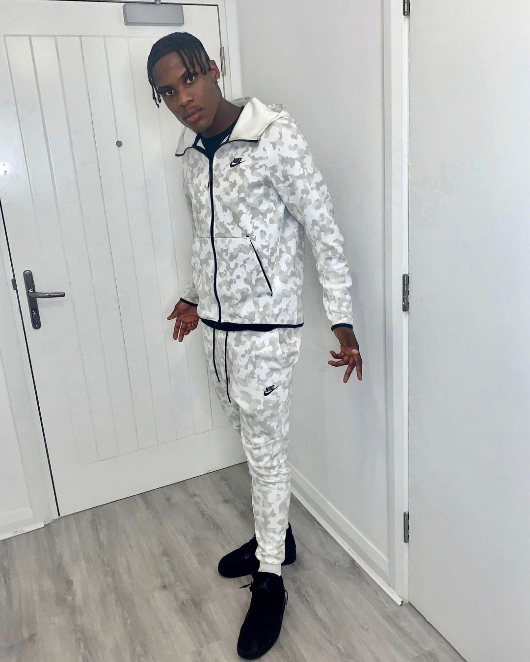 Offica Wikipedia, Profile History : Offica is a Nigerian-Irish rapper ...