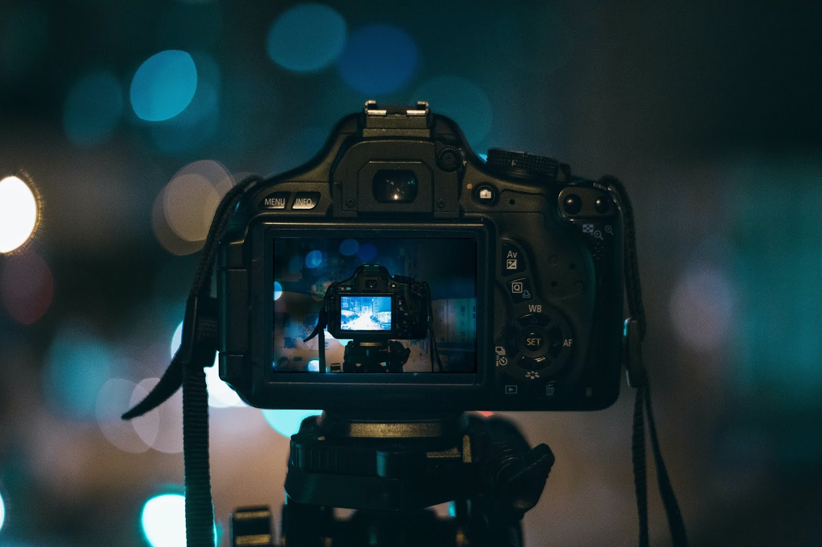 PHOTOGRAPHY: Best Cameras for Blogging and Vlogging in 2020