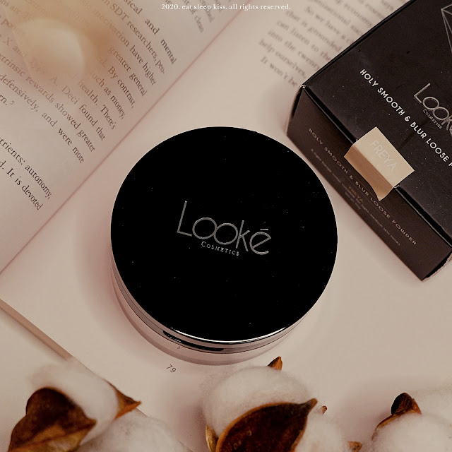 Review: Looke Holy Smooth & Blur Loose Powder - eat . sleep . kiss