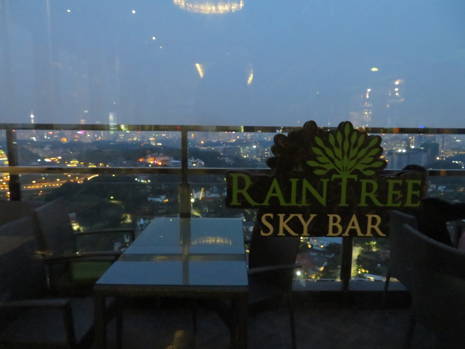 Kee Hua Chee Live!: SHARON LIAN AND LINA CHUA HOSTED BIRTHDAY DINNER ...